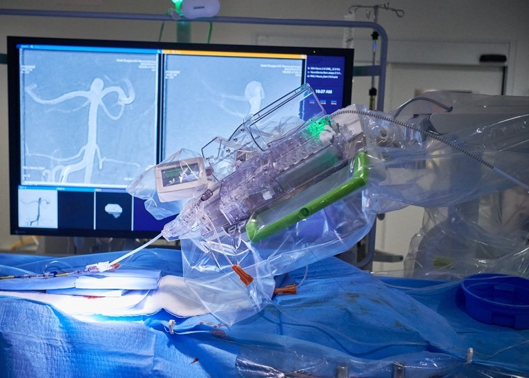 Interventions assistées par robot - Universitätsinstitut für ...